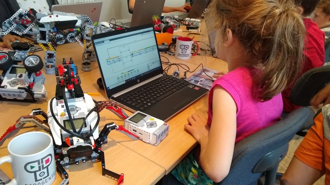 Stages de programmation robotique "Robomake" - Robogenie